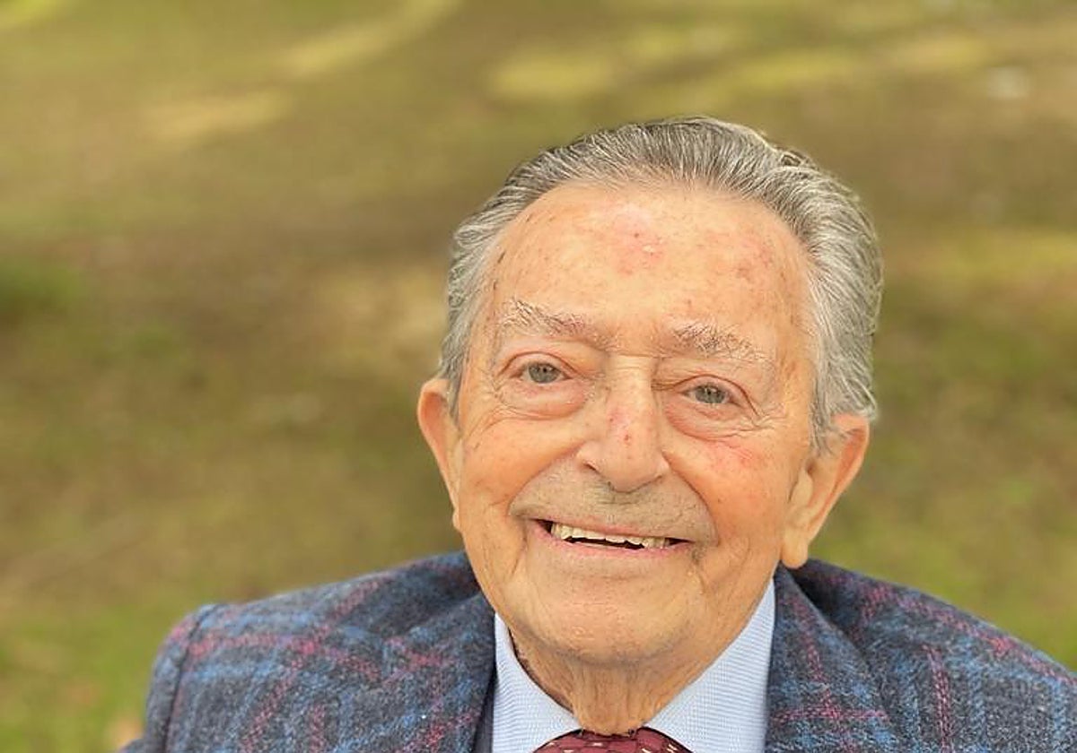 Adiós a Fernando Bueno, «un gran neurocirujano y aventurero» | El Comercio: Diario de Asturias